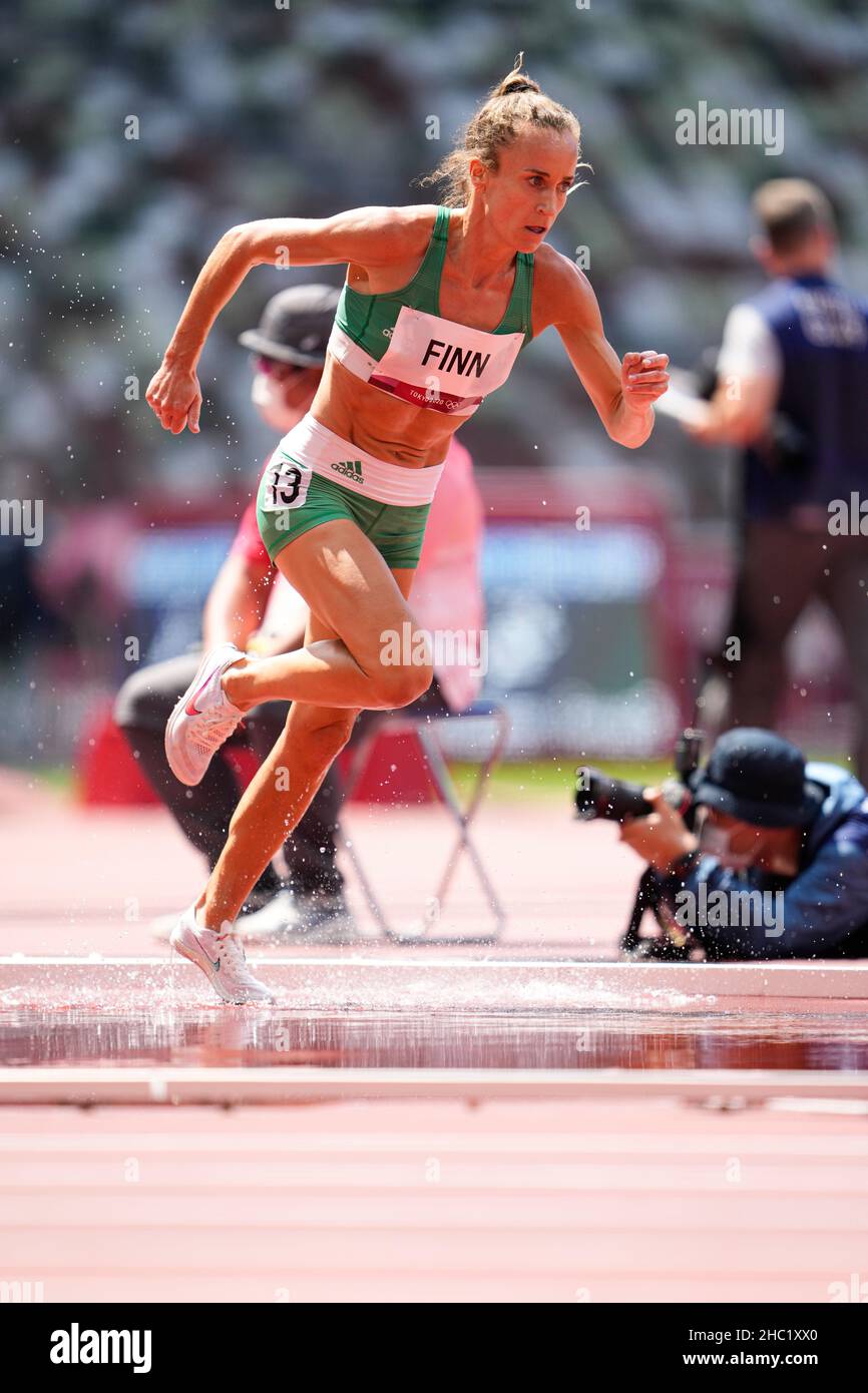Michelle Finn participating in the 3000 meters steeplechase at the 2020 ...