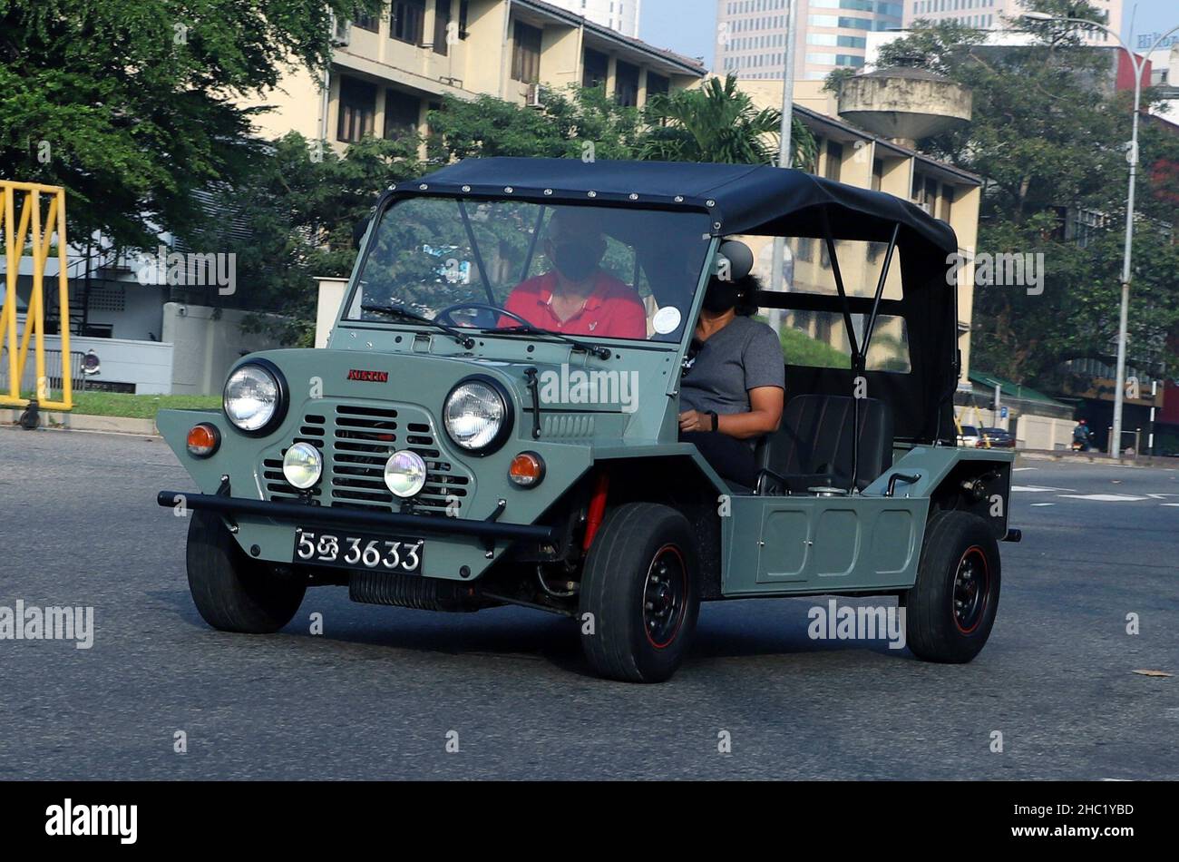 (211219) -- COLOMBO, Dec. 19, 2021 (Xinhua) -- A vintage car is seen at ...