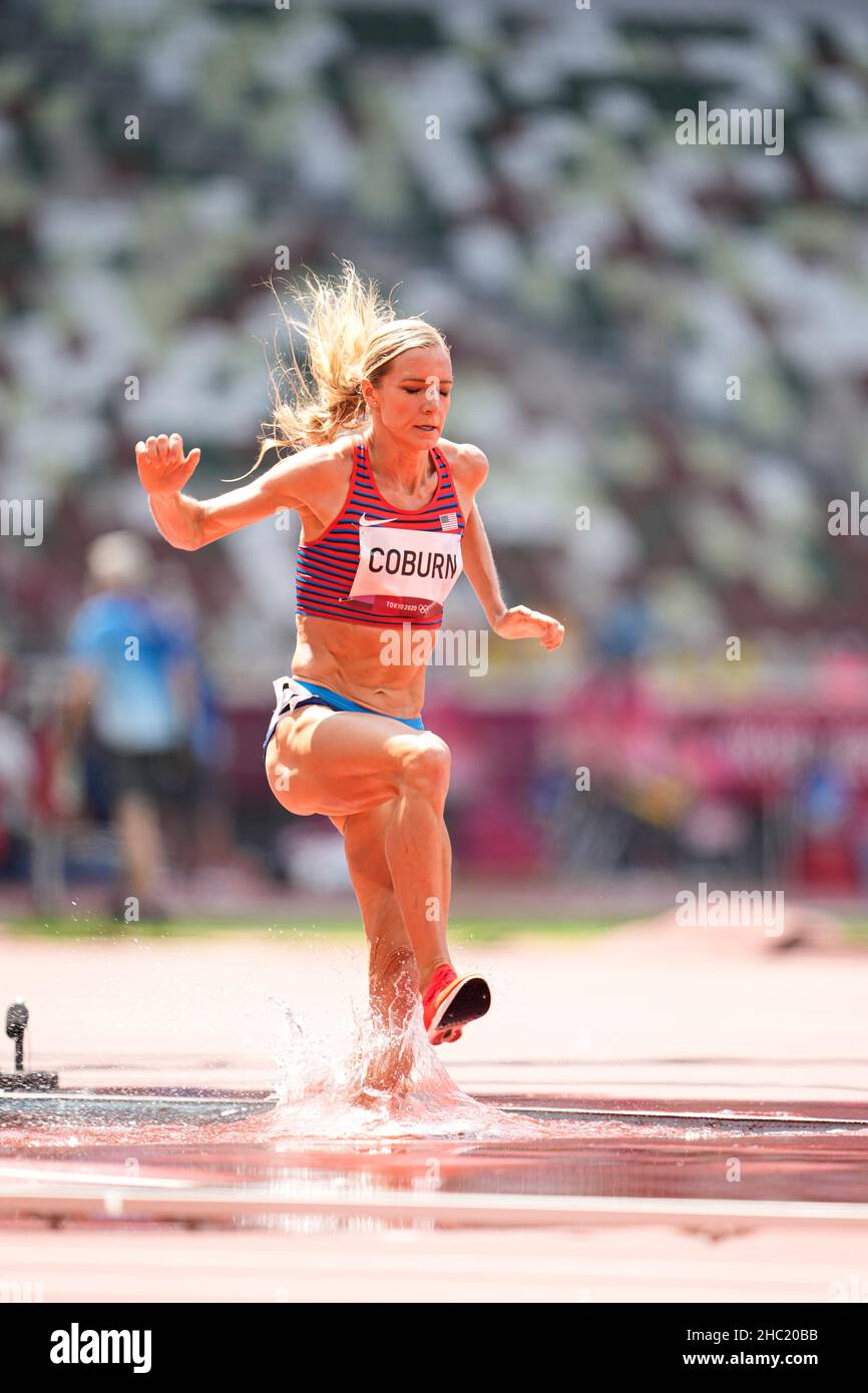 Emma Coburn participating in the 3000 meters steeplechase at the 2020 ...