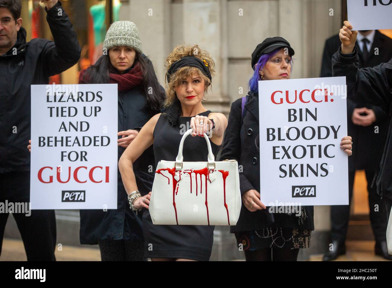 London, England, UK. 23rd Dec, 2021. PETA activists stage a protest ...