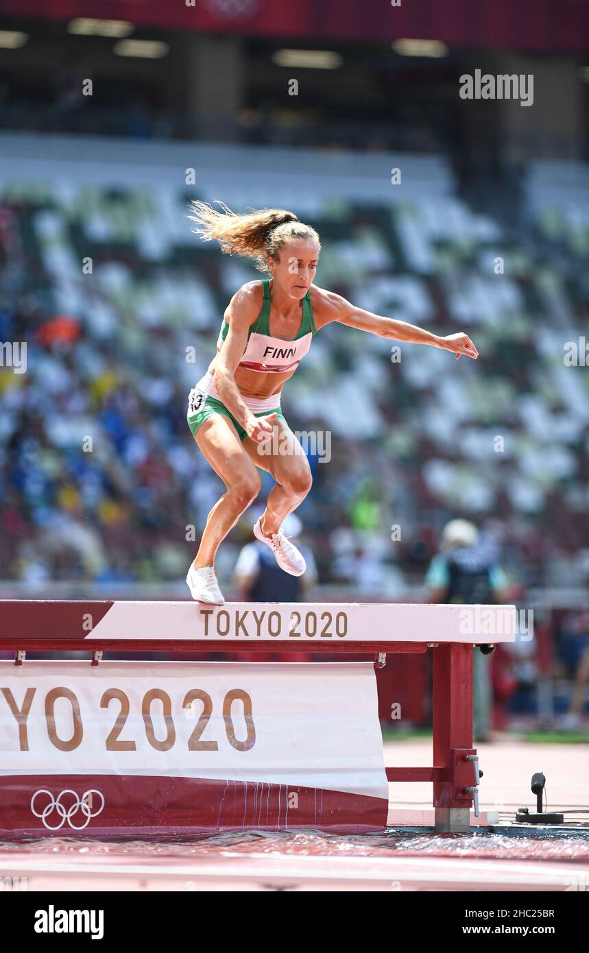 Michelle Finn participating in the 3000 meters steeplechase at the 2020 ...
