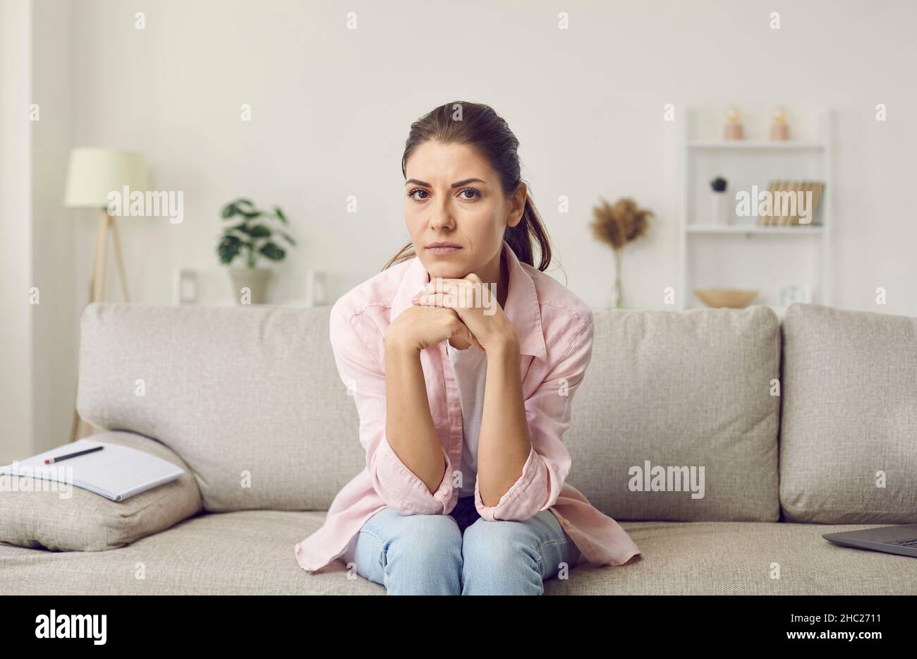 Serious look hi-res stock photography and images - Alamy