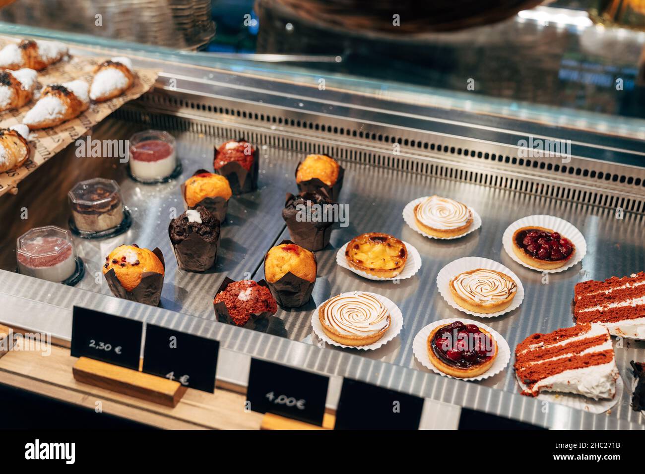 Various cakes on display hi-res stock photography and images - Alamy