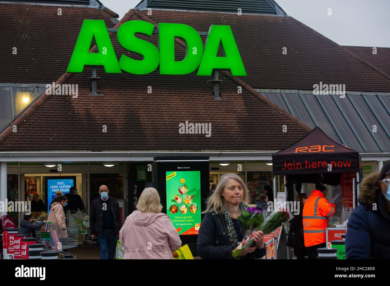 Asda supermarket employees hi-res stock photography and images - Alamy
