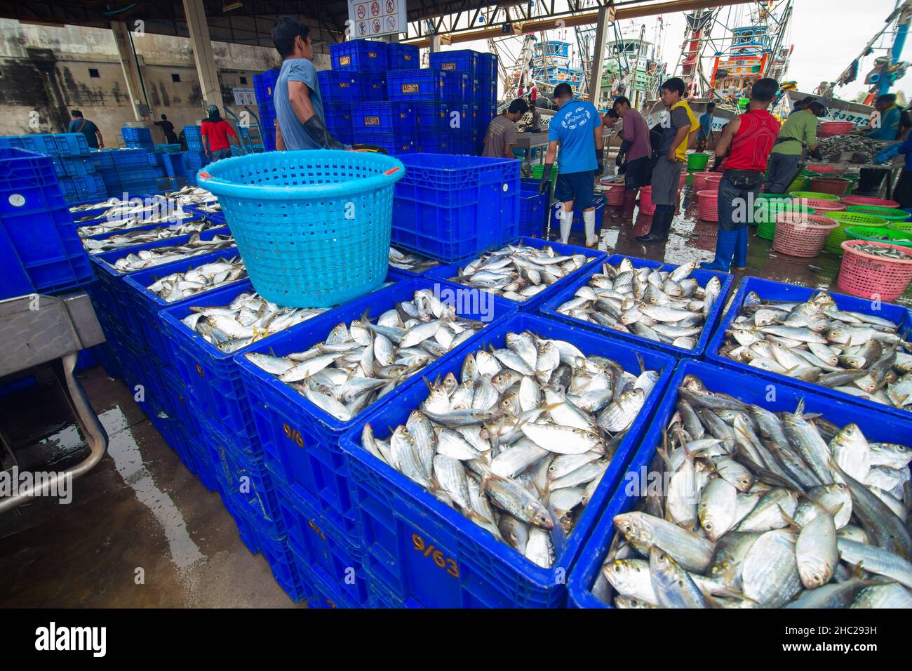 Samut Sakhon, Thailand-November 7, 2020: People wearing protective face ...
