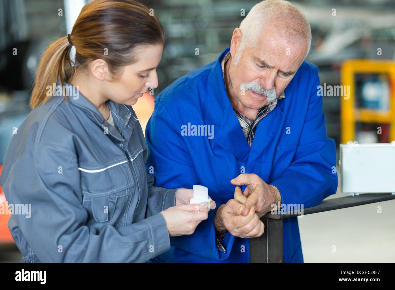 man had an accident and cut his fingers Stock Photo - Alamy