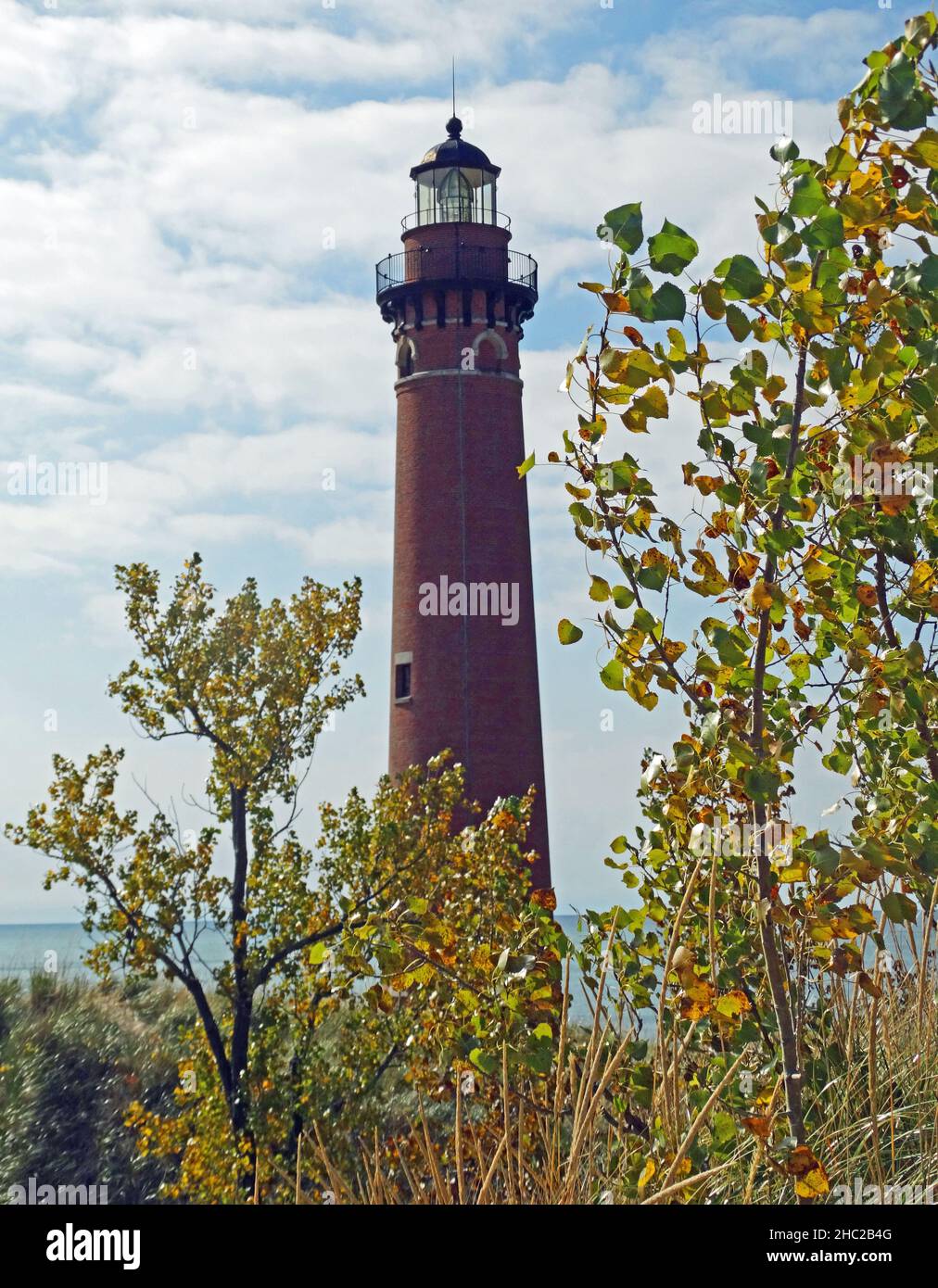 Petite point hi-res stock photography and images - Alamy