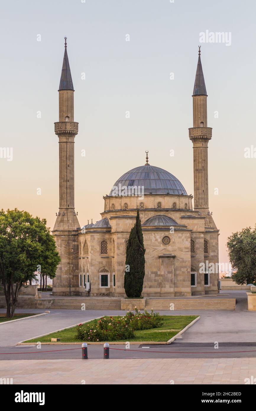 Mosque of the Martyrs in Baku, Azerbaijan Stock Photo - Alamy
