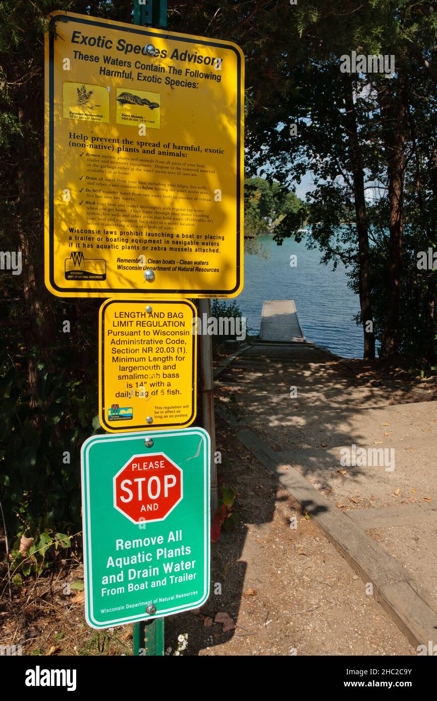 Invasive aquatic species warning sign hi-res stock photography and ...