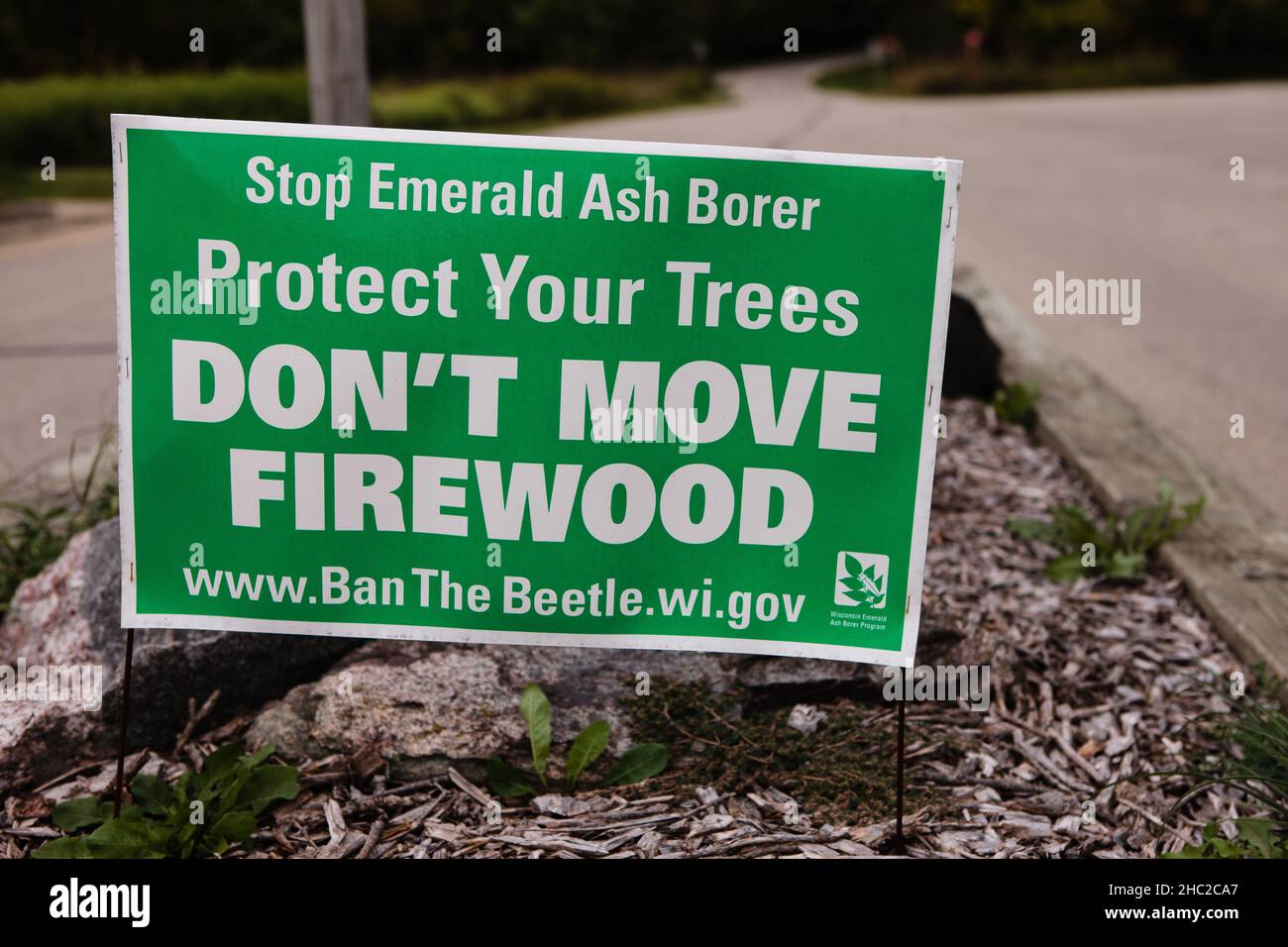 Invasive species warning sign hi-res stock photography and images - Alamy