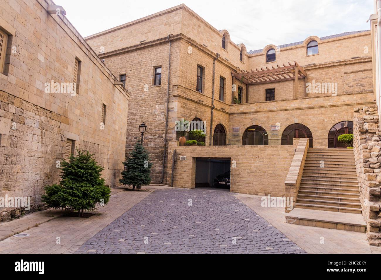 Stone houses in the old town in Baku, Azerbaijan Stock Photo - Alamy