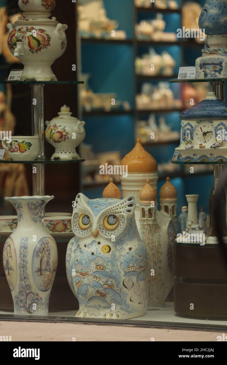 Shop window with Russian souvenirs on Arbat street in Moscow Stock ...