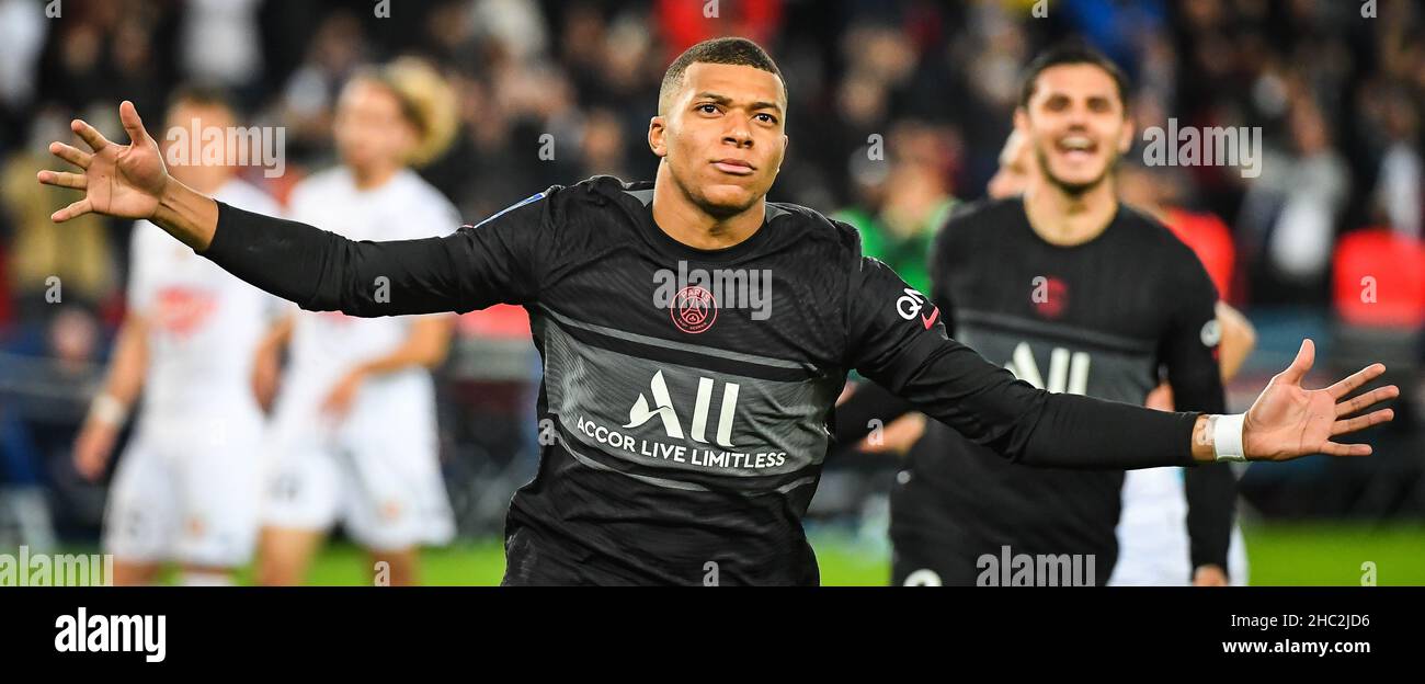 Kylian MBAPPE of PSG celebrates his goal during the French championship ...