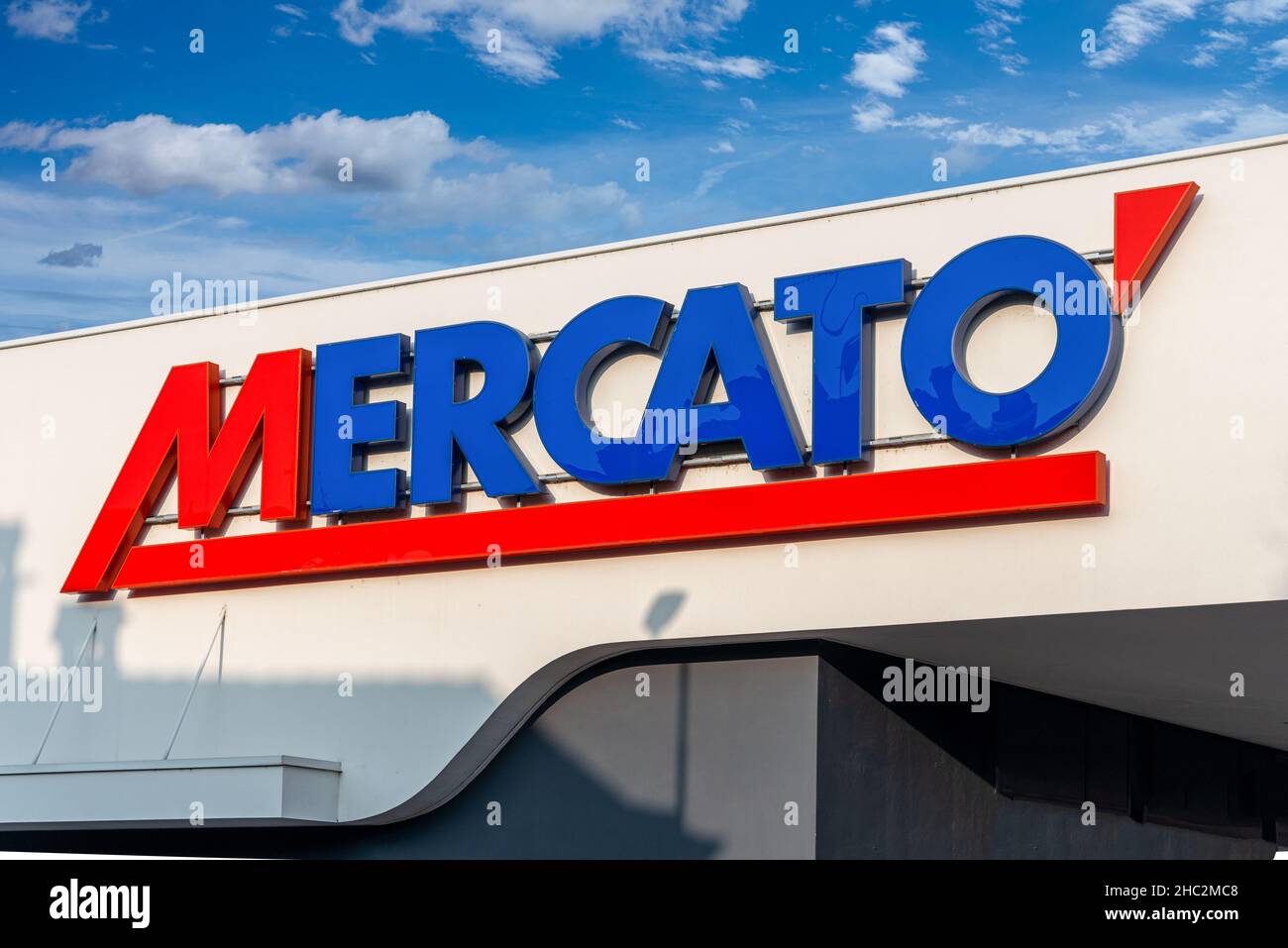 Il brand logo hi-res stock photography and images - Alamy