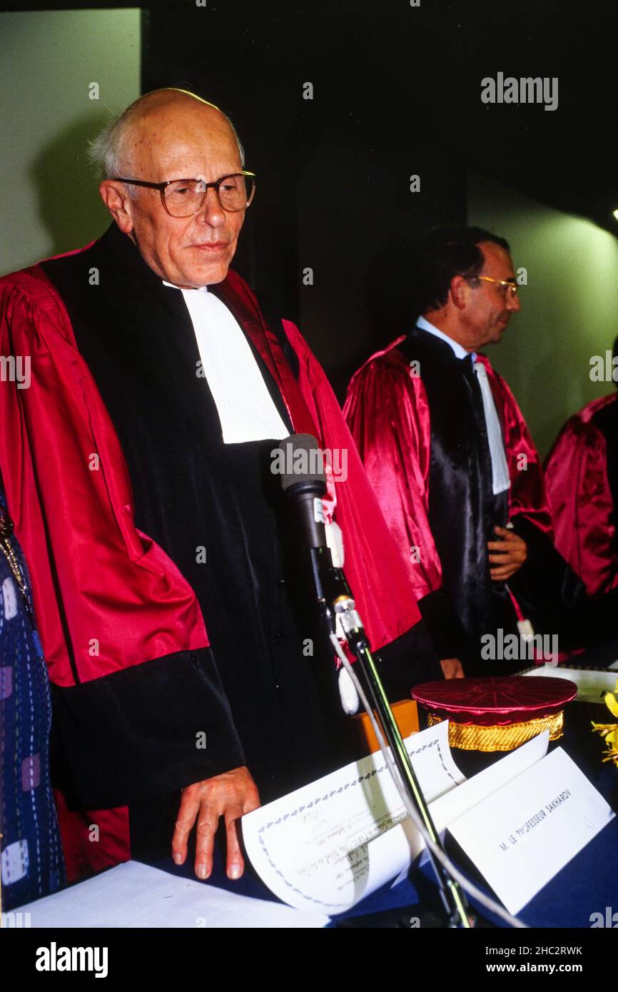 Soviet activist for disarmament hi-res stock photography and images - Alamy