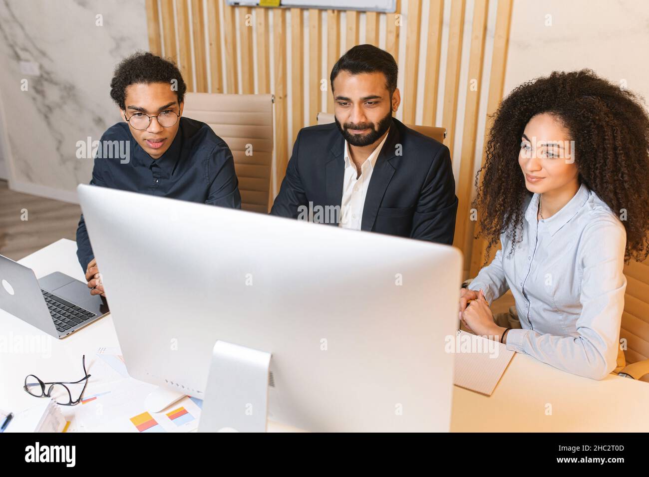 Outsource team hi-res stock photography and images - Alamy