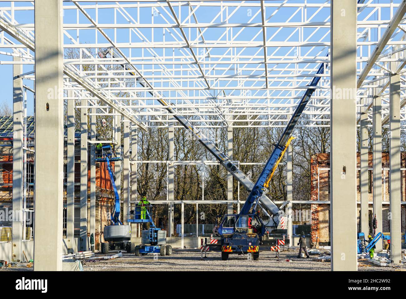 self propelled scissor lifts and telescopic crane for the installation ...