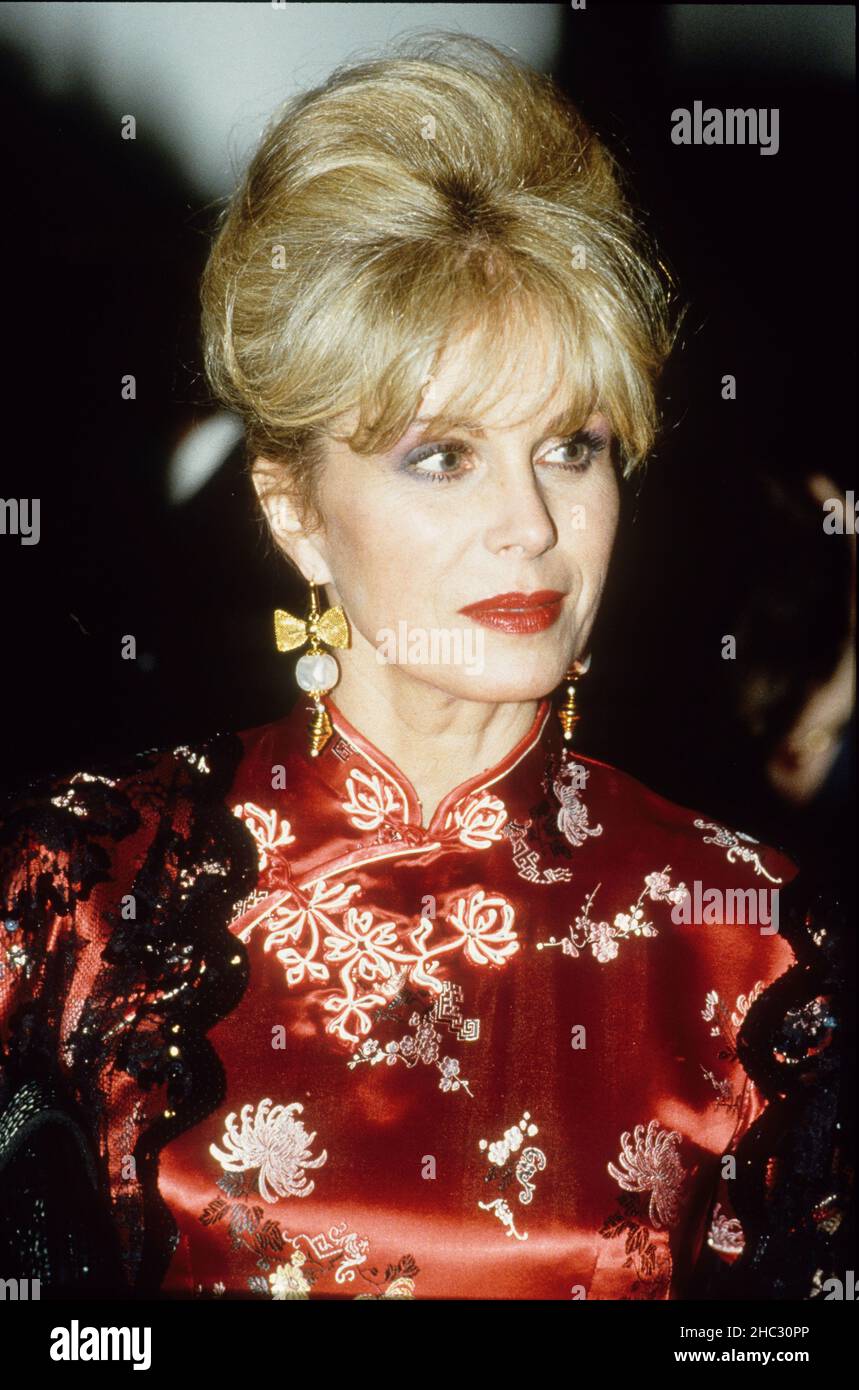 Actress Joanna Lumley in London 1989 Stock Photo - Alamy
