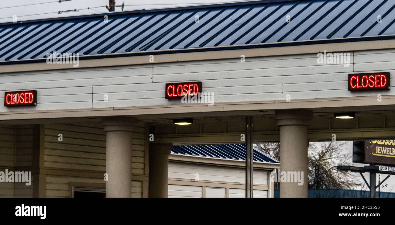 Drive thru banks hi-res stock photography and images - Alamy