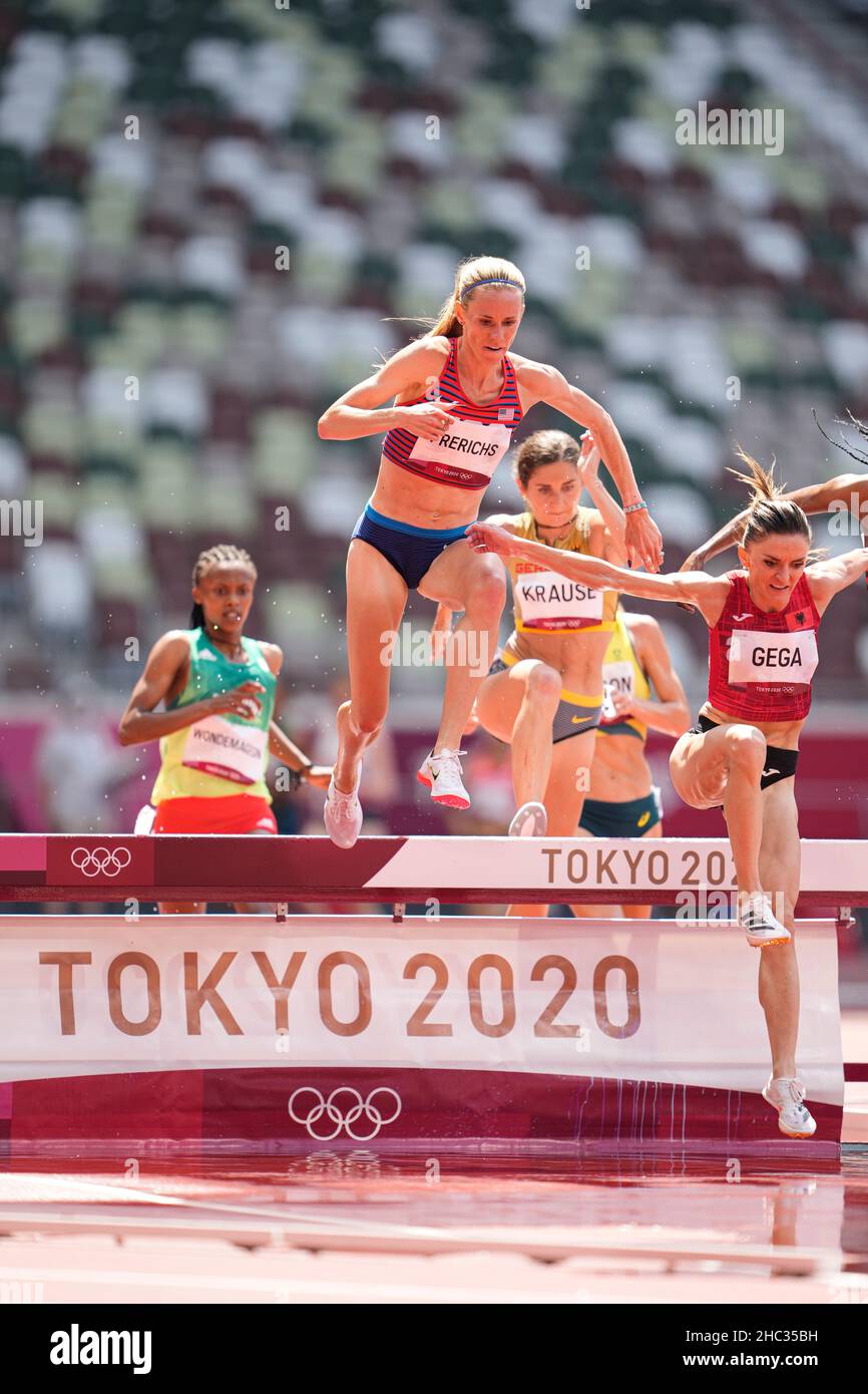 Courtney Frerichs participating in the 3000 meters steeplechase at the ...