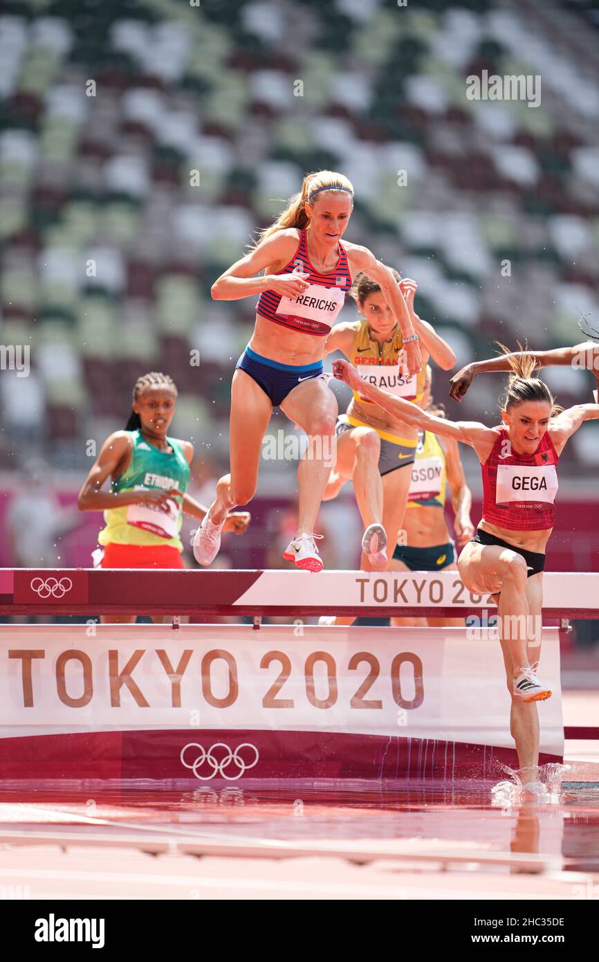 Courtney Frerichs participating in the 3000 meters steeplechase at the ...