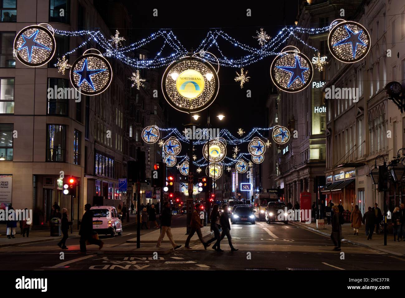 The strand london street lights hi-res stock photography and images - Alamy