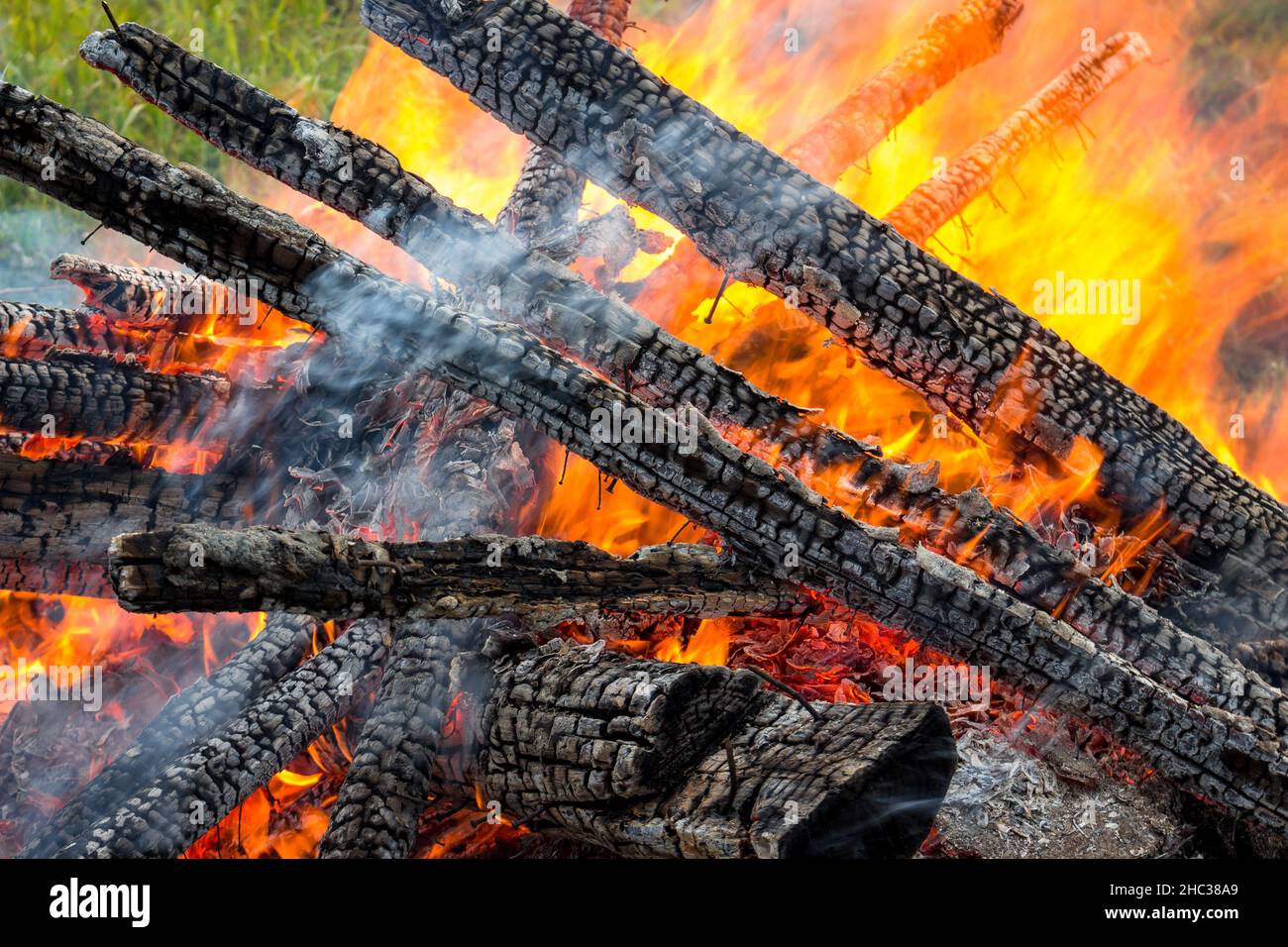 Big bonfire hi-res stock photography and images - Alamy