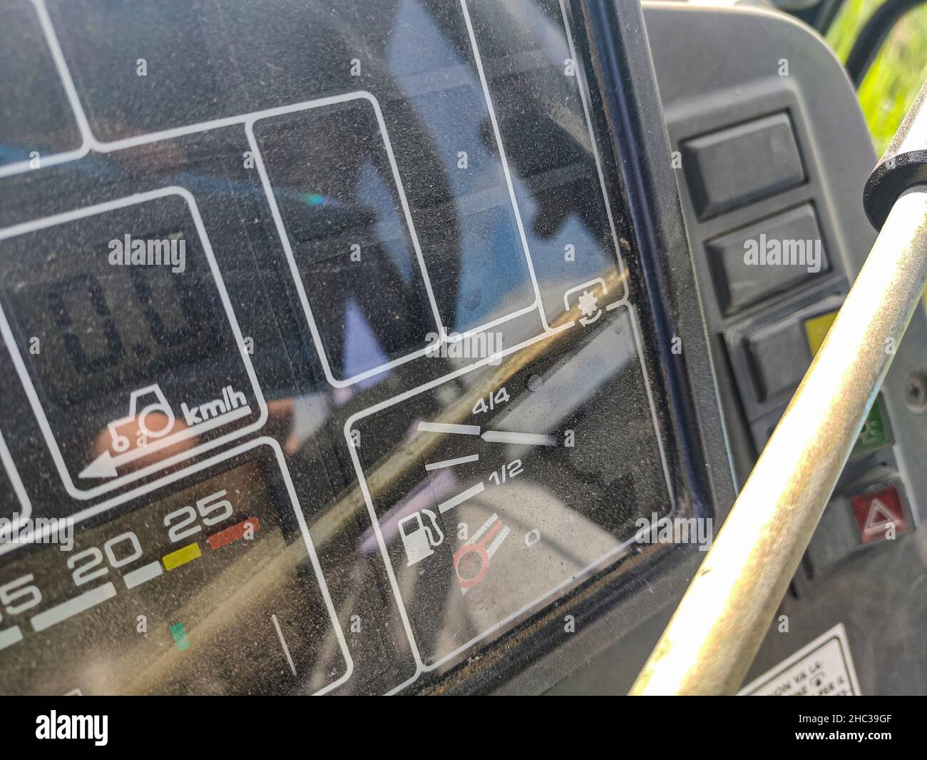 Mechanic dashboard hi-res stock photography and images - Alamy
