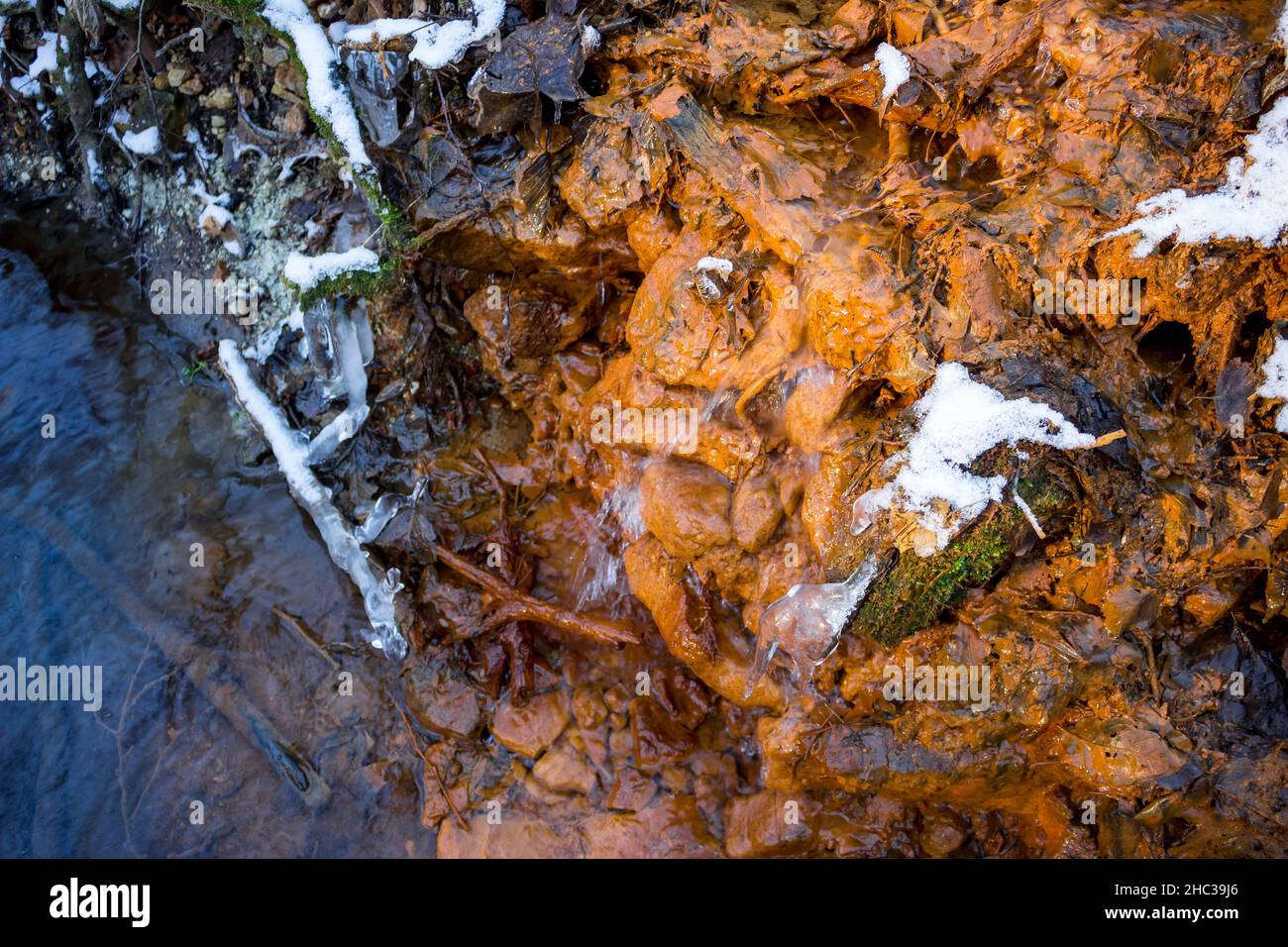 Mineral coloring hi-res stock photography and images - Alamy