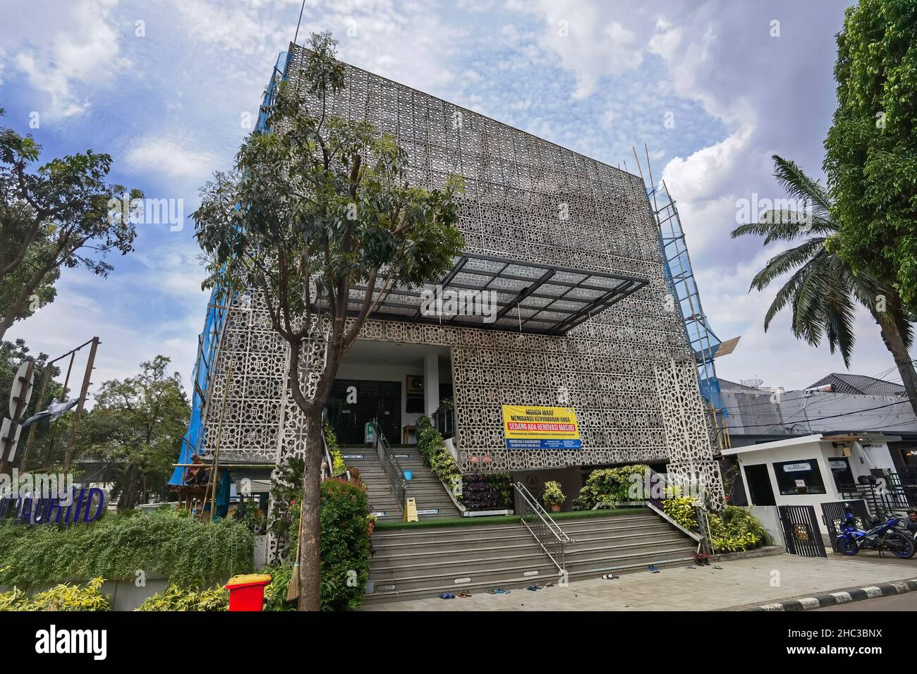 Masjid Daarut Tauhid Jakarta Mosque, Jakarta Selatan, Indonesia Stock ...