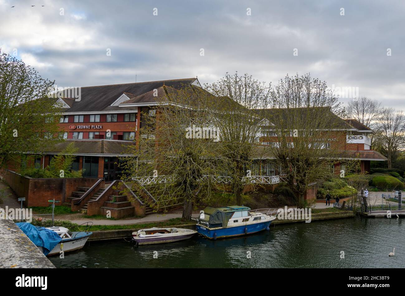 Reading, United Kingdom - April 02 2021: The River Thames flows past ...