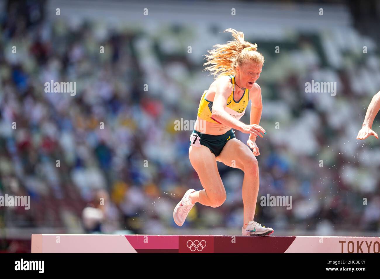 Amy Cashin participating in the 3000 meters steeplechase at the 2020 ...