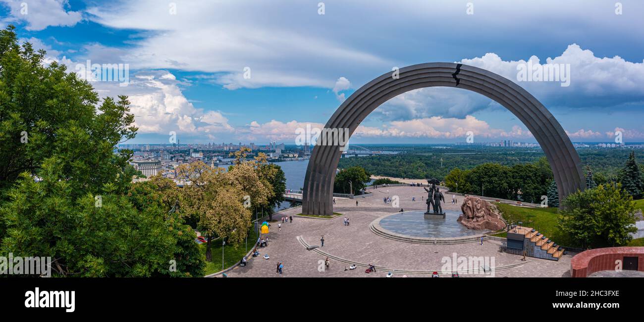 Glass friendship arch hi-res stock photography and images - Alamy