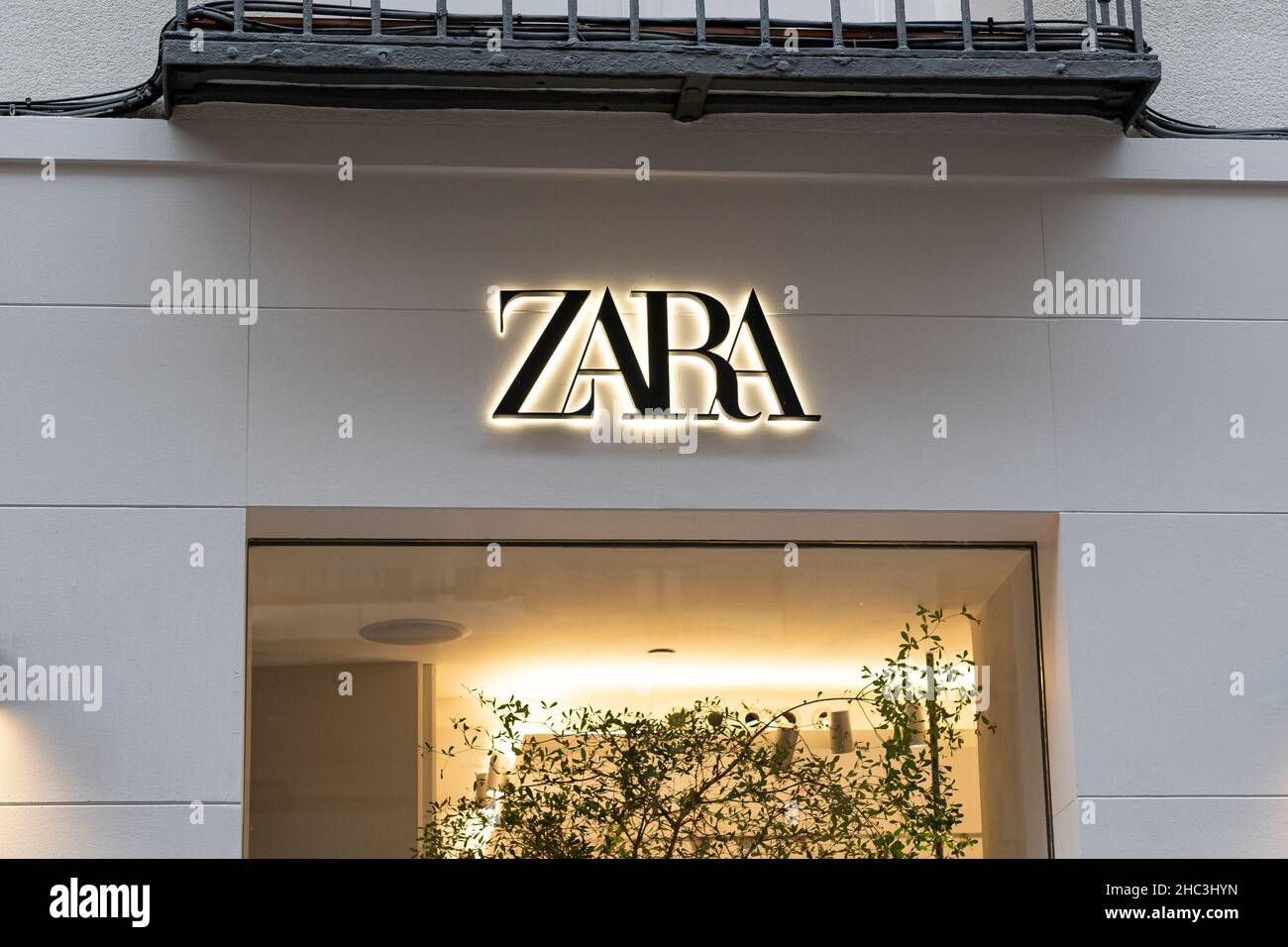 Zara Store Logo In Madrid Stock Photo - Alamy