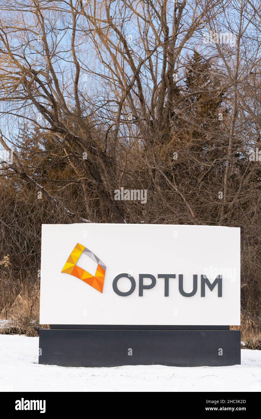 MINNEAPOLIS, MN, USA - DECEMBER 22, 2021: Optum corporate headquarters ...