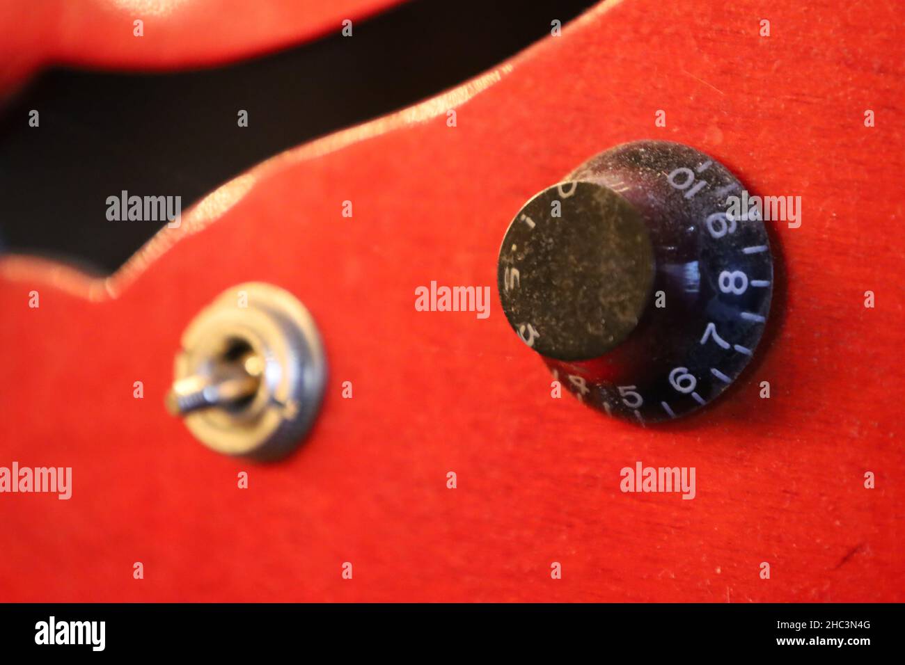 electric guitar master volume knob analog synthesizer Stock Photo - Alamy