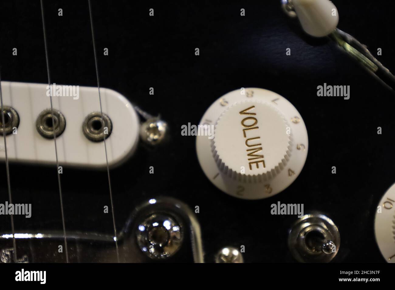 electric guitar master volume knob analog synthesizer Stock Photo - Alamy