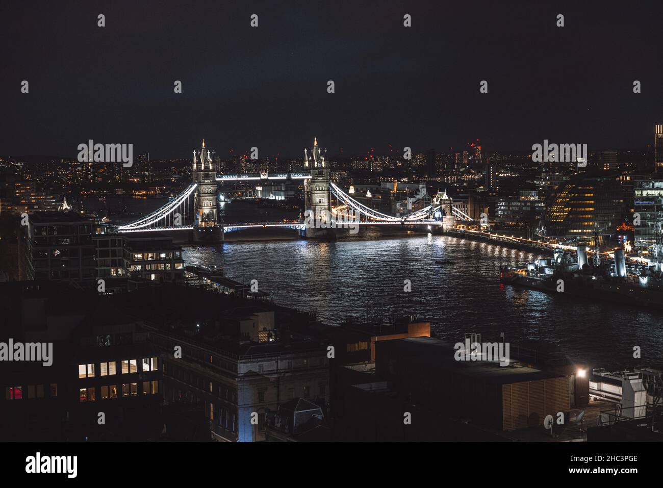 London city at night wallpaper hi-res stock photography and images - Alamy