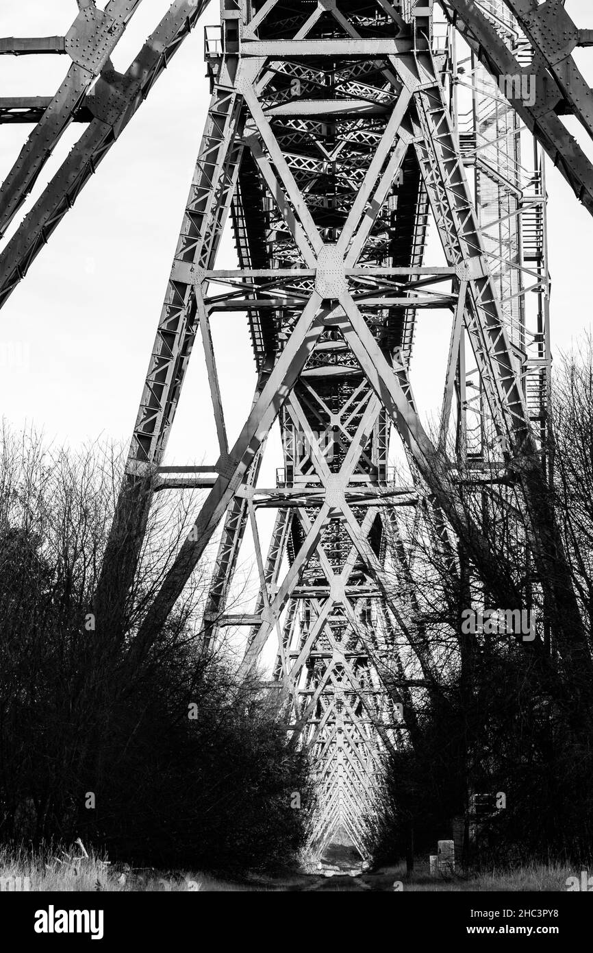 Vertical landmark Black and White Stock Photos & Images - Alamy