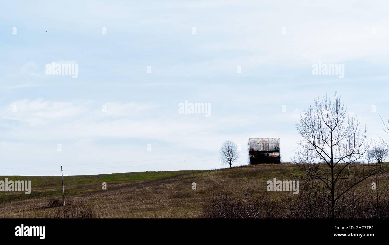 Lonely building hi-res stock photography and images - Alamy