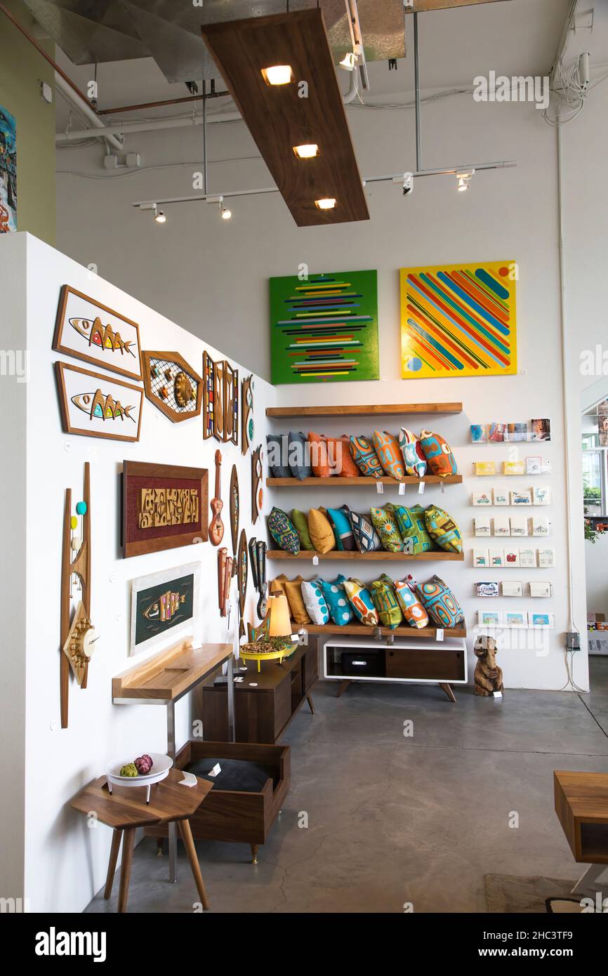 Modern store hi-res stock photography and images - Alamy