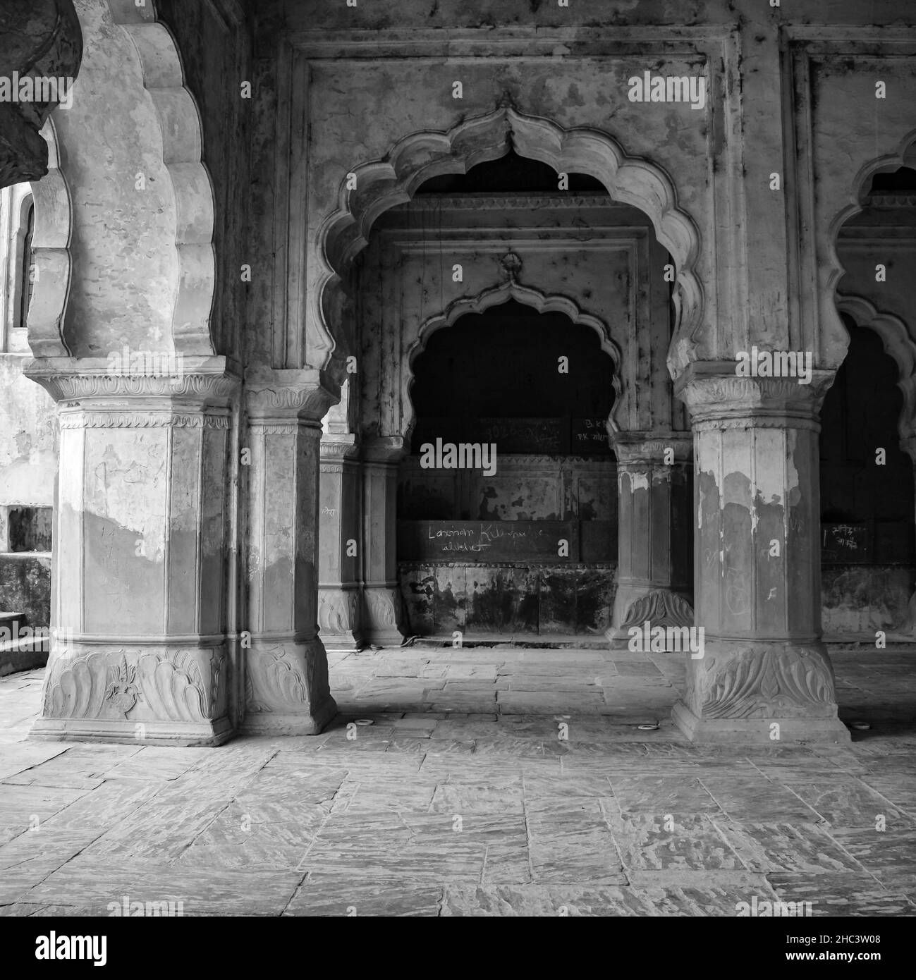 Jahangir Mahal (Orchha Fort) in Orchha, Madhya Pradesh, India, Jahangir ...