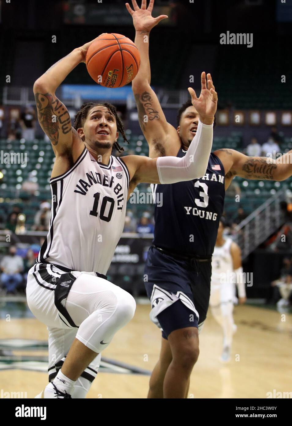 December 23, 2021 - Vanderbilt Commodores forward Myles Stute #10 heads ...