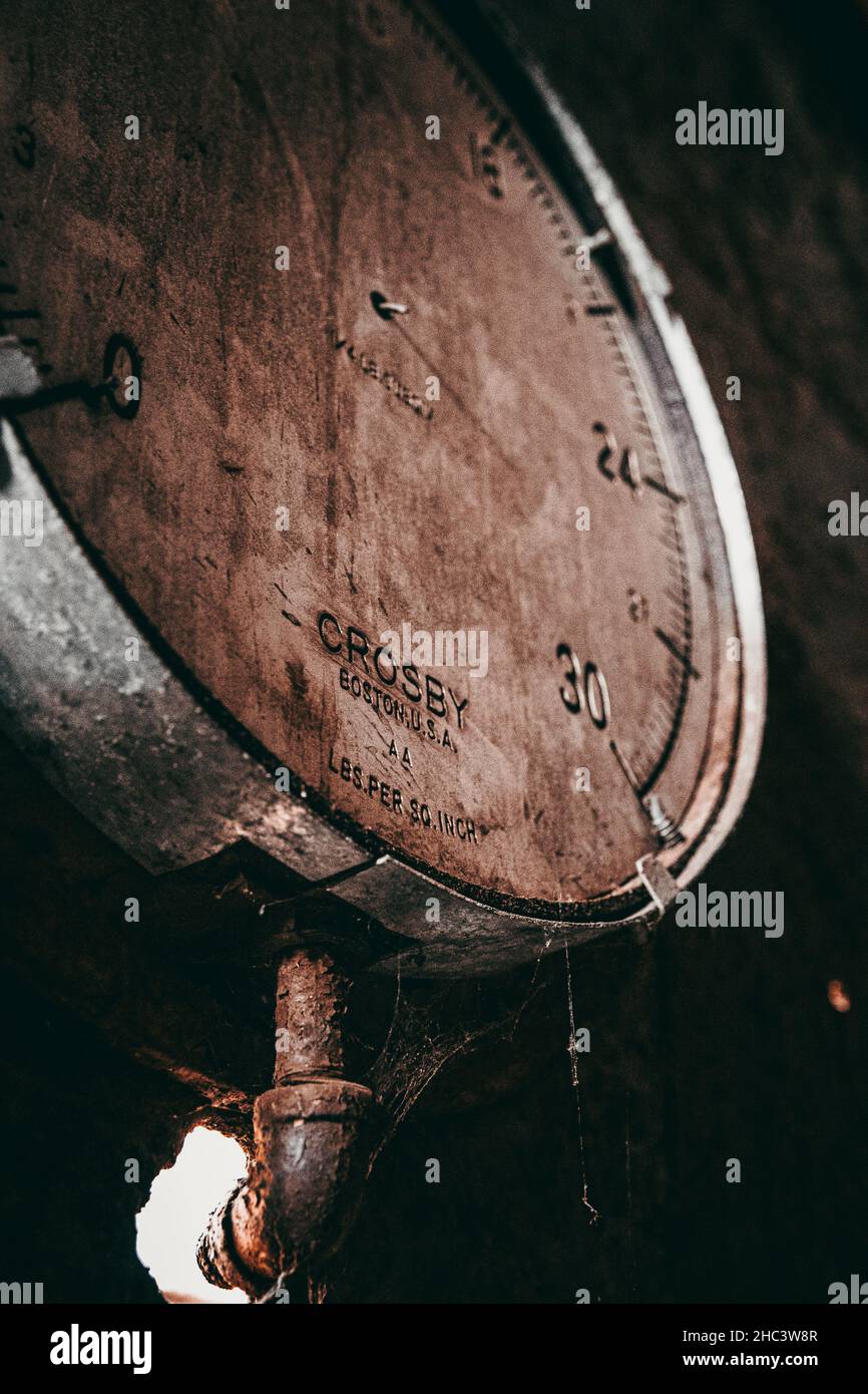 Antique pressure gauge hi-res stock photography and images - Alamy