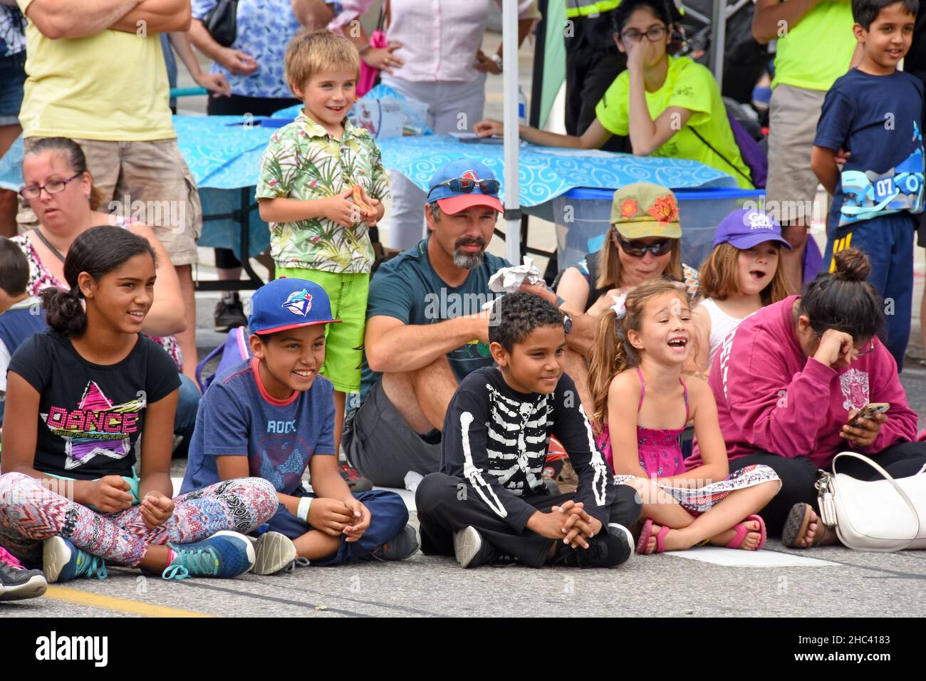 Crowd People Watching Street Show High Resolution Stock Photography and ...