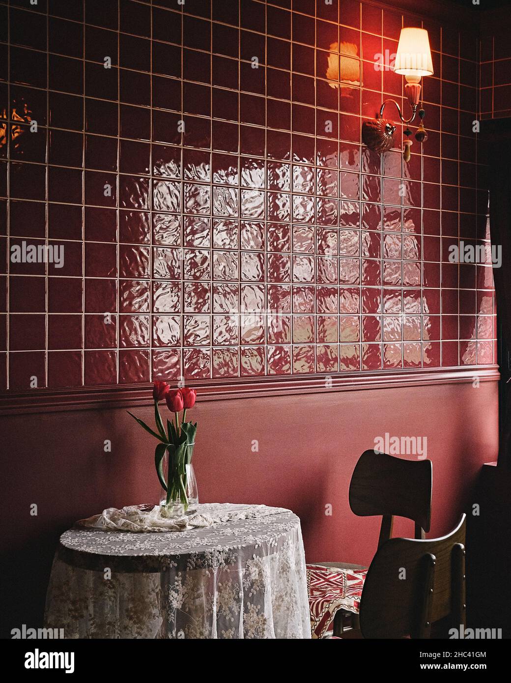 Vertical interior shot cafe hi-res stock photography and images - Alamy