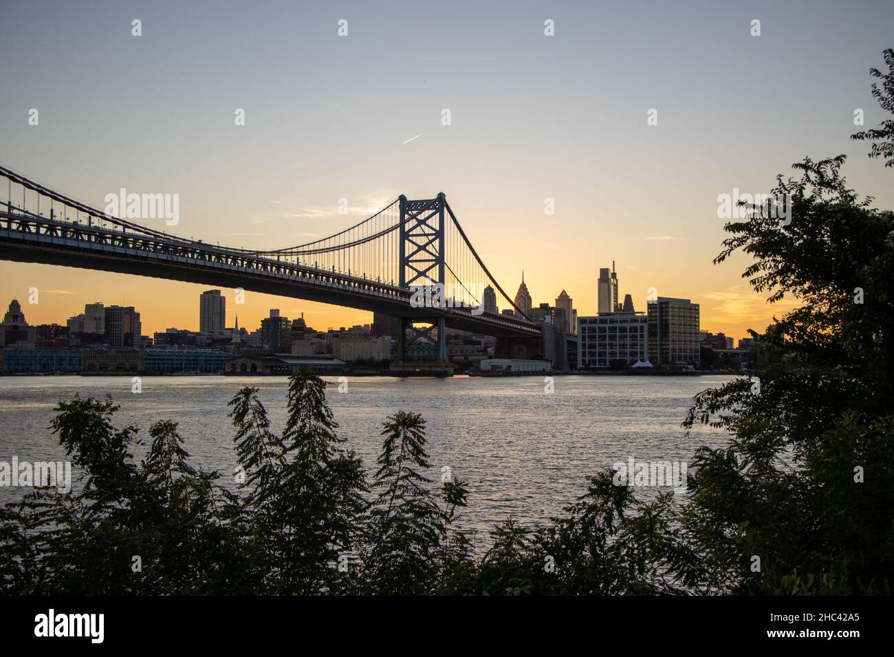 Benjamin franklin bridge hi-res stock photography and images - Alamy