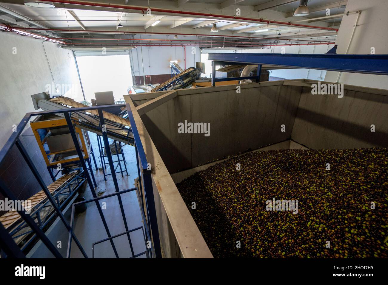 Automatic mills hi-res stock photography and images - Alamy