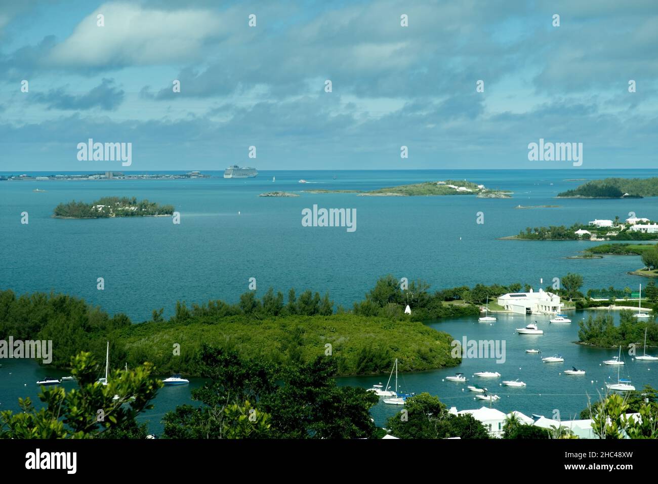 Scenic view of a blue ocean on a cloudy sky background from Bermuda ...