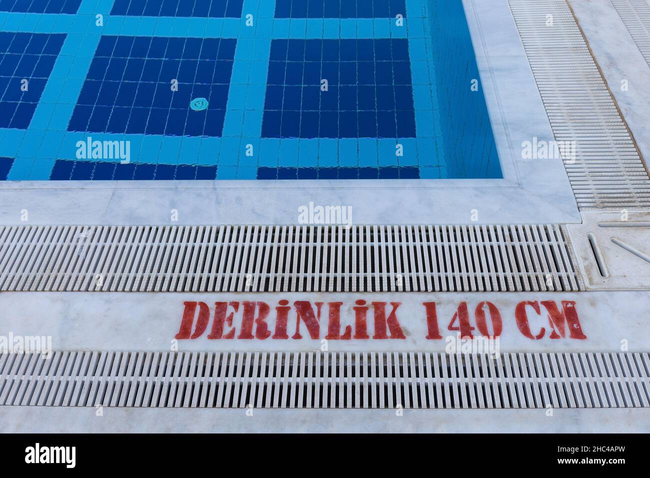 Pool depth sign hi-res stock photography and images - Alamy